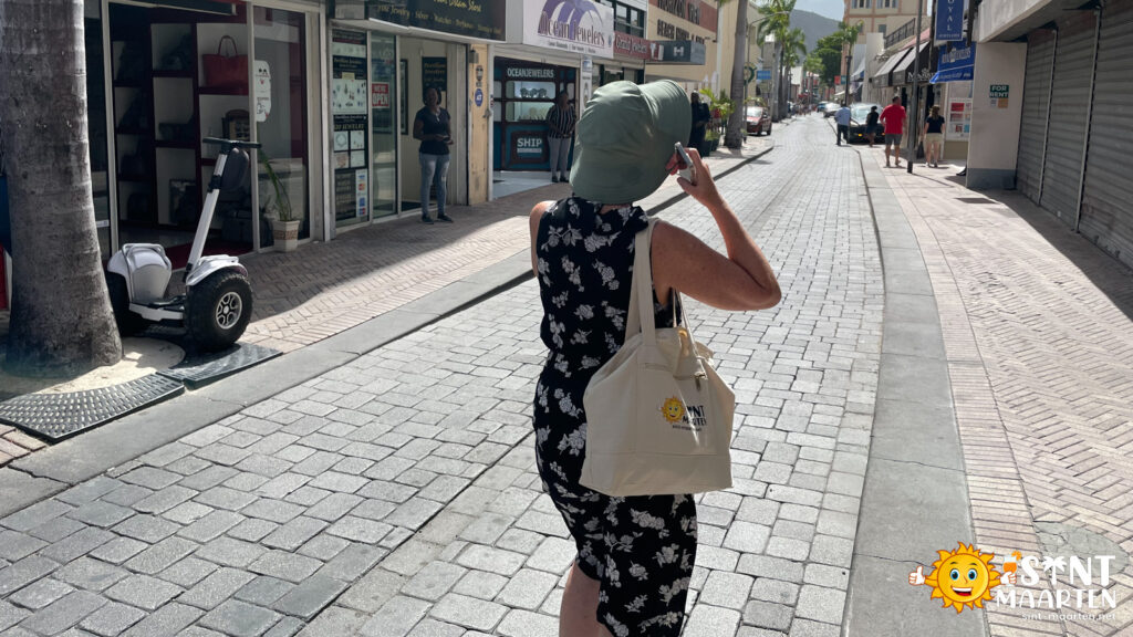 What are the best places to shop in St. Maarten?